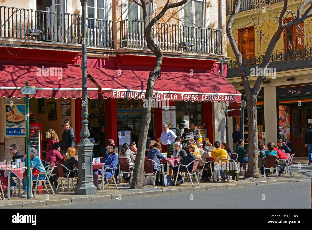 Valencia café hi-res stock photography and images - Alamy