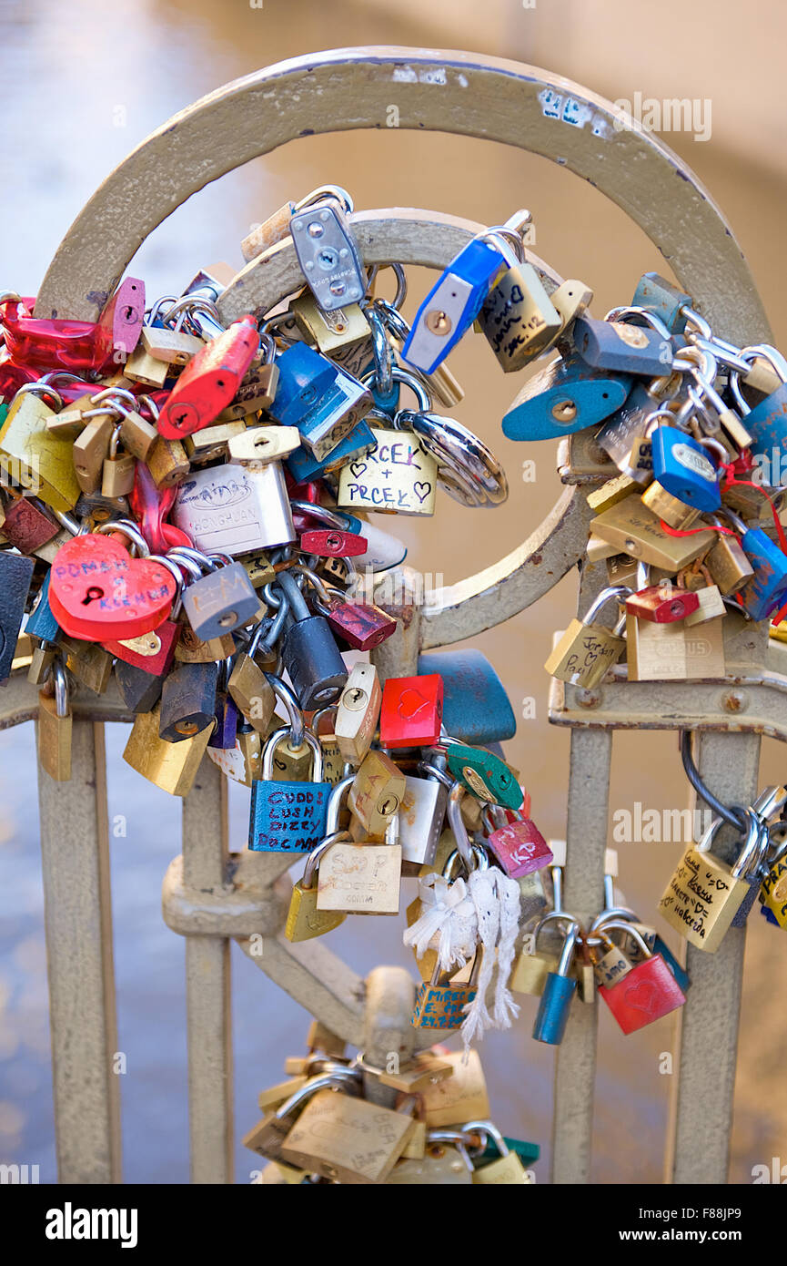 Lovers padlocks hi-res stock photography and images - Alamy