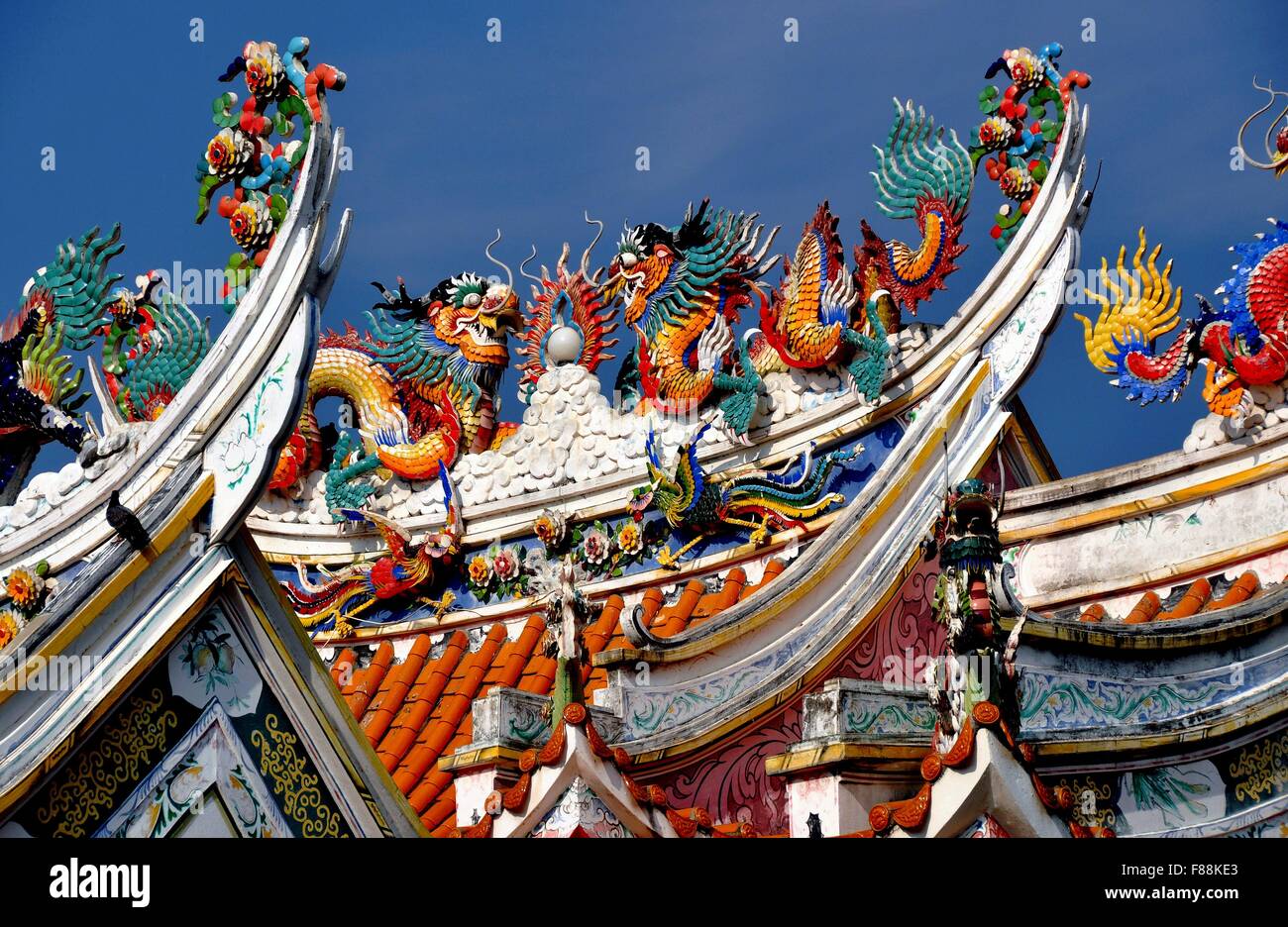 Chinese roof figures hi-res stock photography and images - Alamy