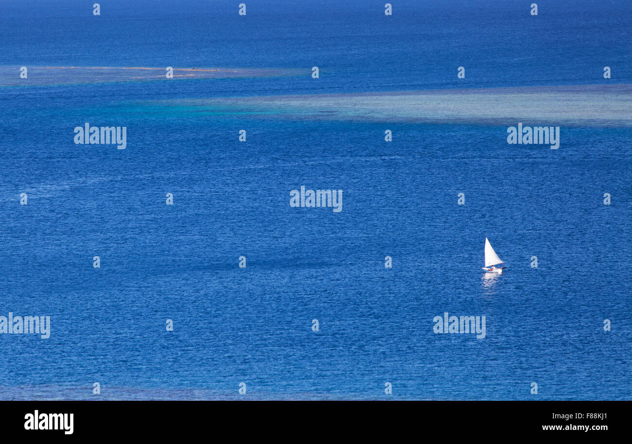 Boat sailing off Malolo Island, Mamanuca Islands, Fiji Stock Photo - Alamy