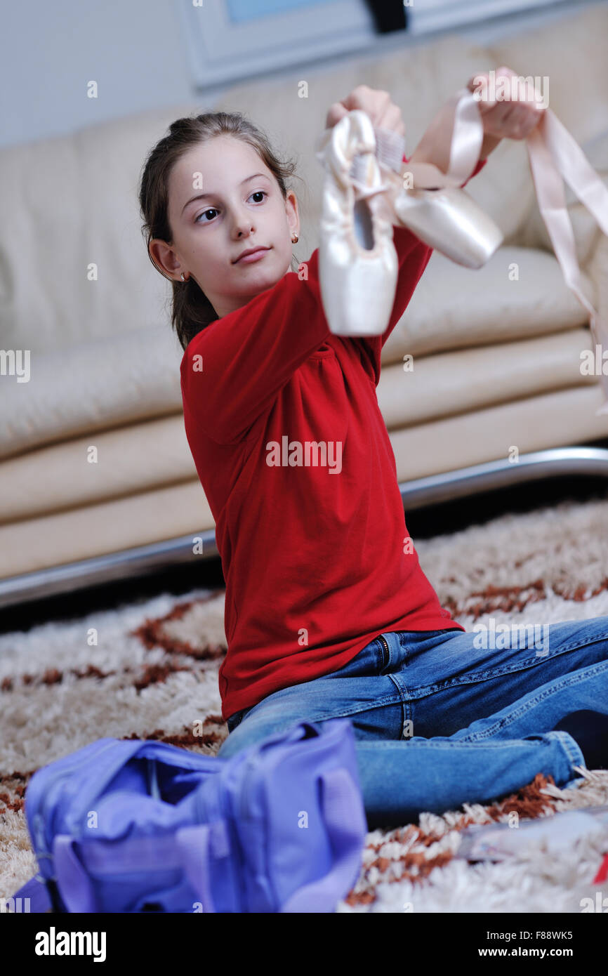 ballet girl exercise and learn at home Stock Photo - Alamy