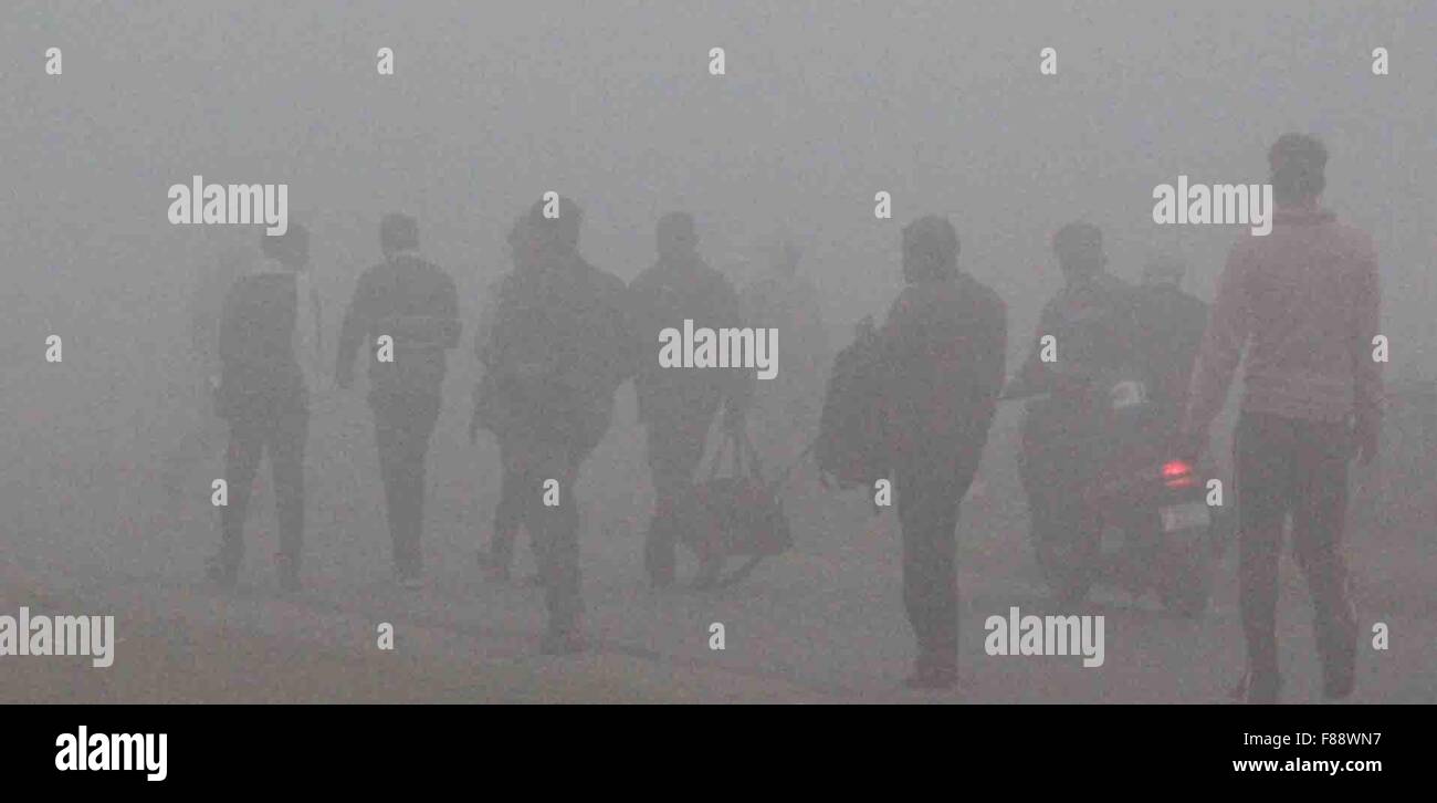 Heavy traffic india morning hi-res stock photography and images - Alamy