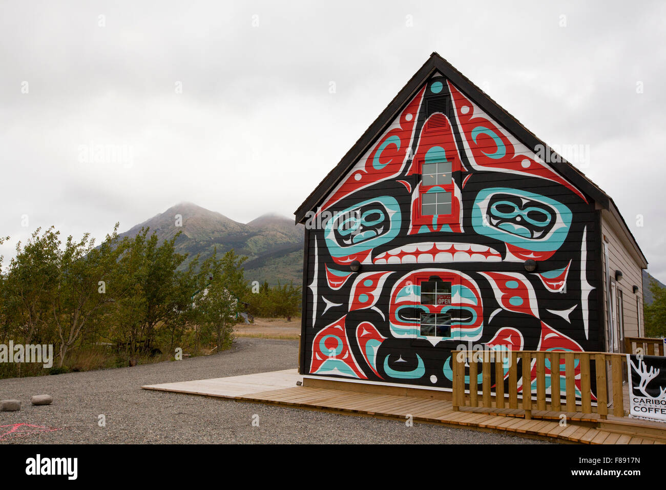 CARCROSS, YUKON - AUGUST 28, 2012: The Caribou Crossing Coffee store in ...