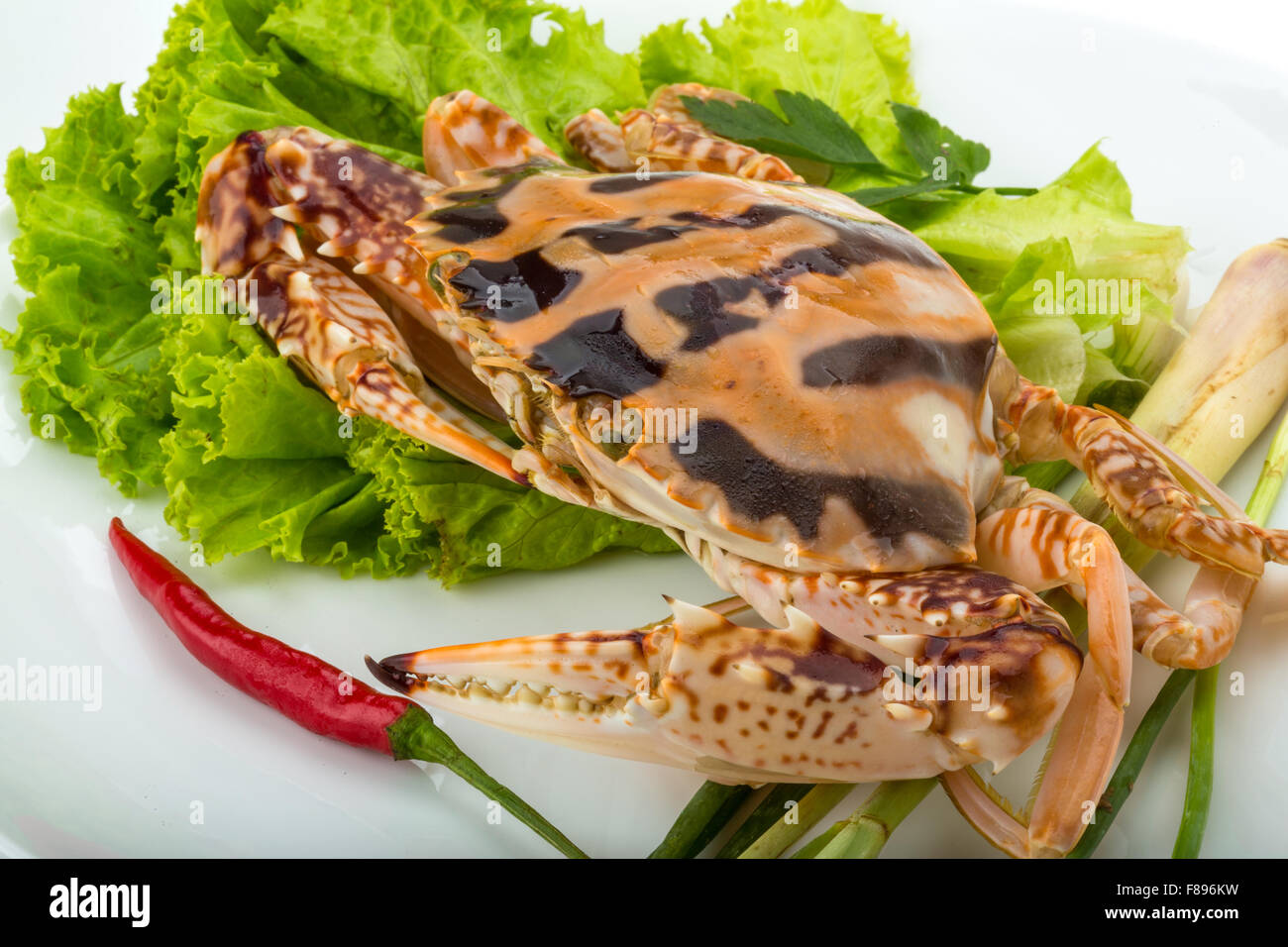 Raw red crab - ready for cooking Stock Photo - Alamy