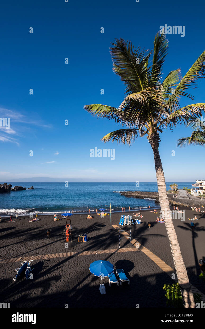 Dark arena hi-res stock photography and images - Alamy
