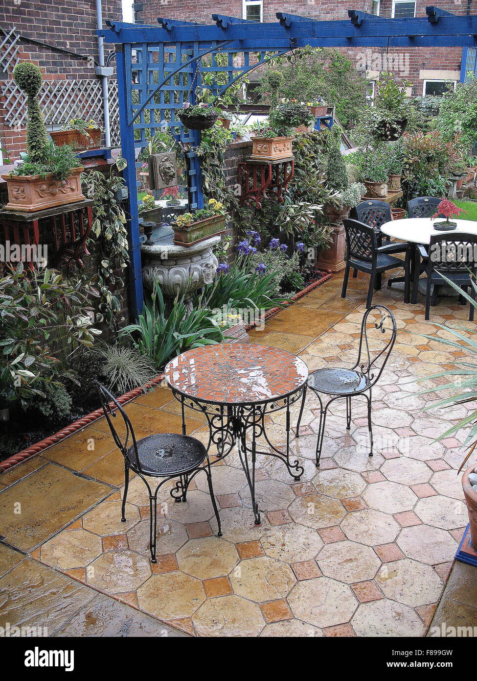 Outdoor flooring hi-res stock photography and images - Alamy