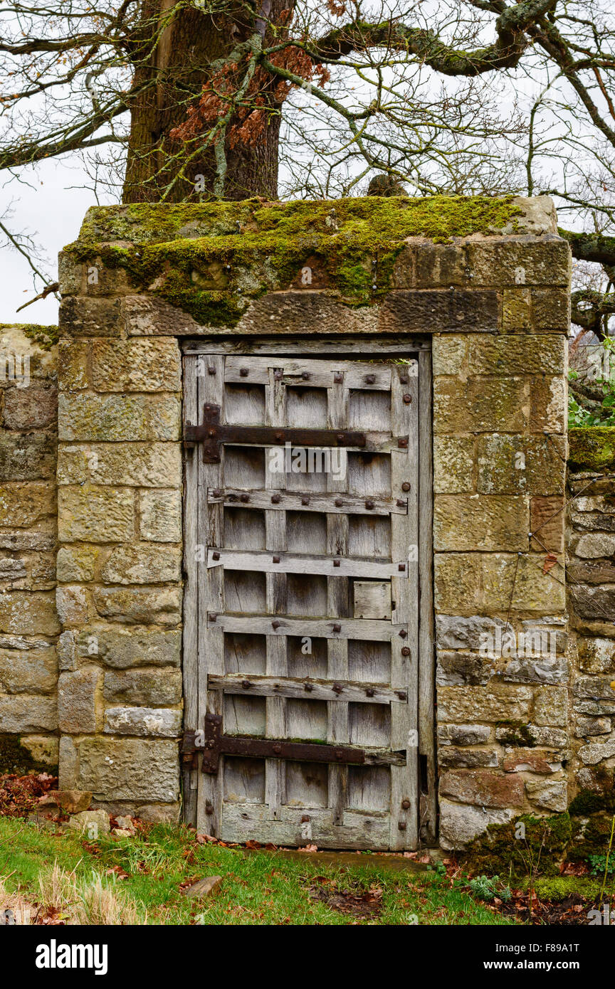 Haddon hall gardens hi-res stock photography and images - Alamy