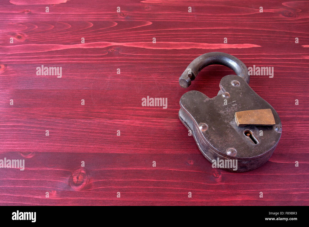 Old fashioned lock hi-res stock photography and images - Alamy