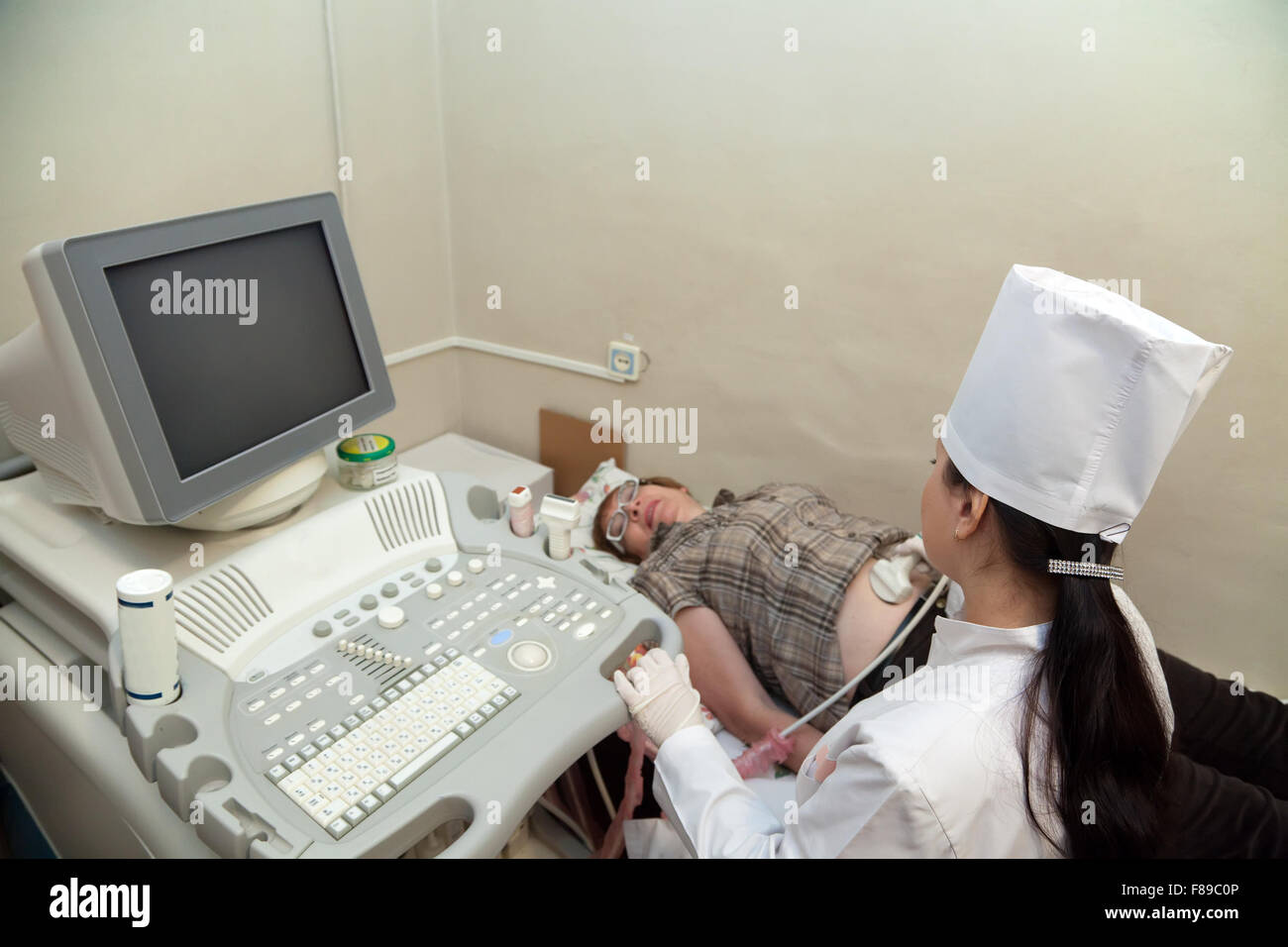 Ultrasonic medical examination hi-res stock photography and images - Alamy
