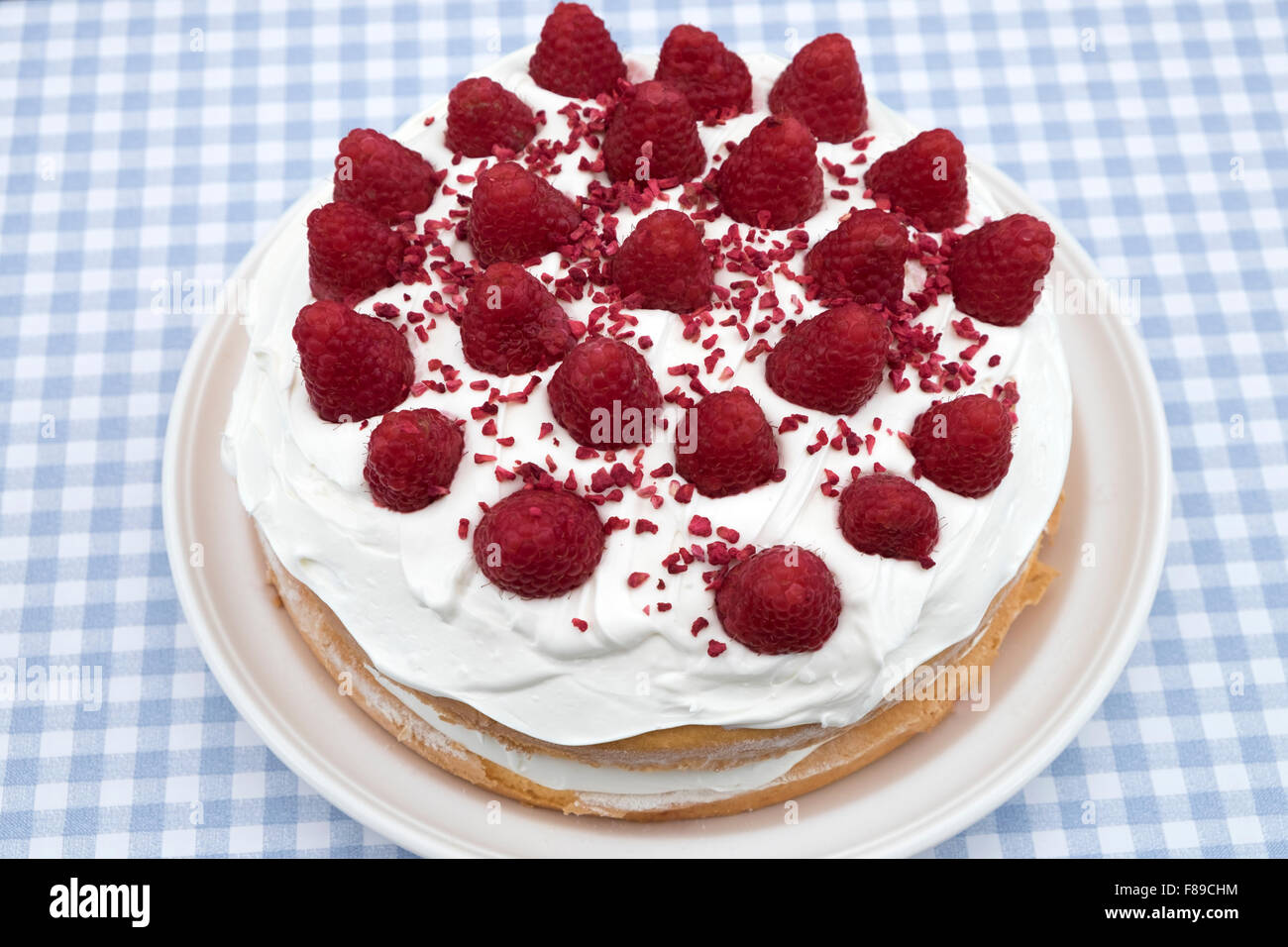 homemade raspberry sponge cake Stock Photo - Alamy