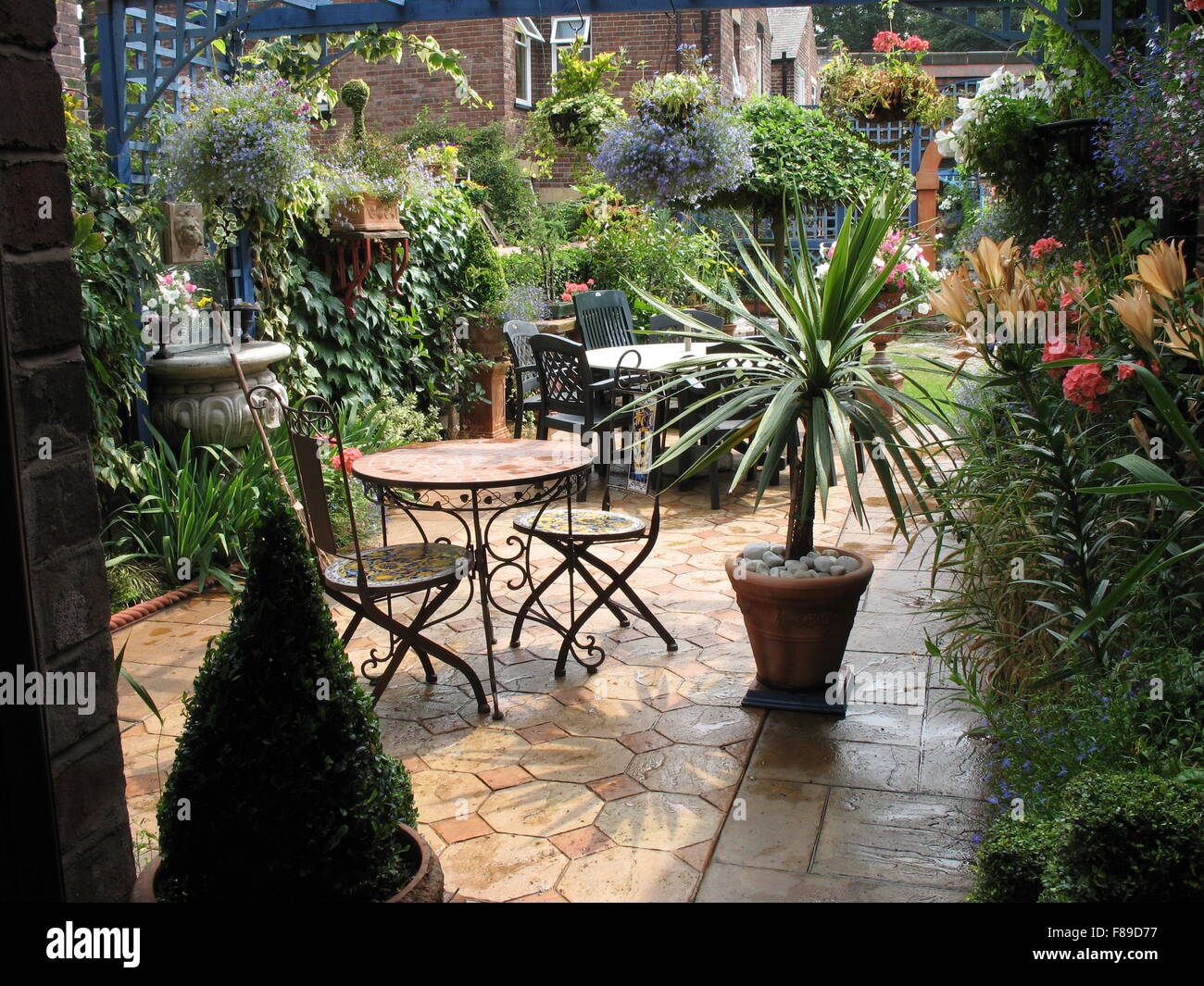 Flagged hi-res stock photography and images - Alamy