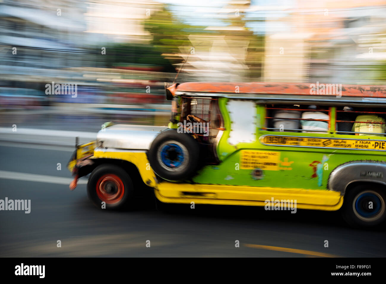 'Jeepney' traffic in central Manila, Philippines Stock Photo - Alamy