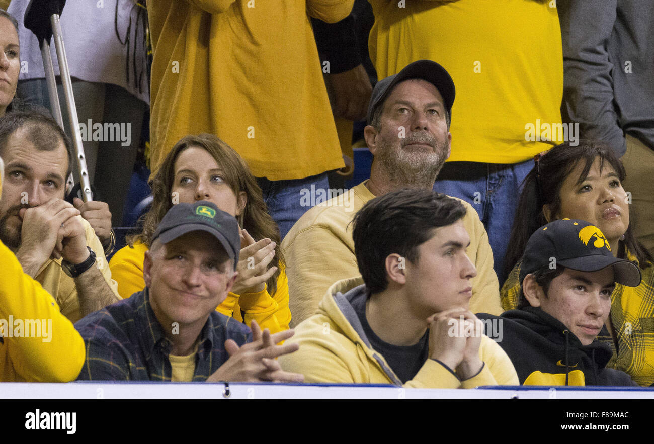 Indianapolis, Iowa, USA. 5th Dec, 2015. Dejected Iowa fans look on in ...