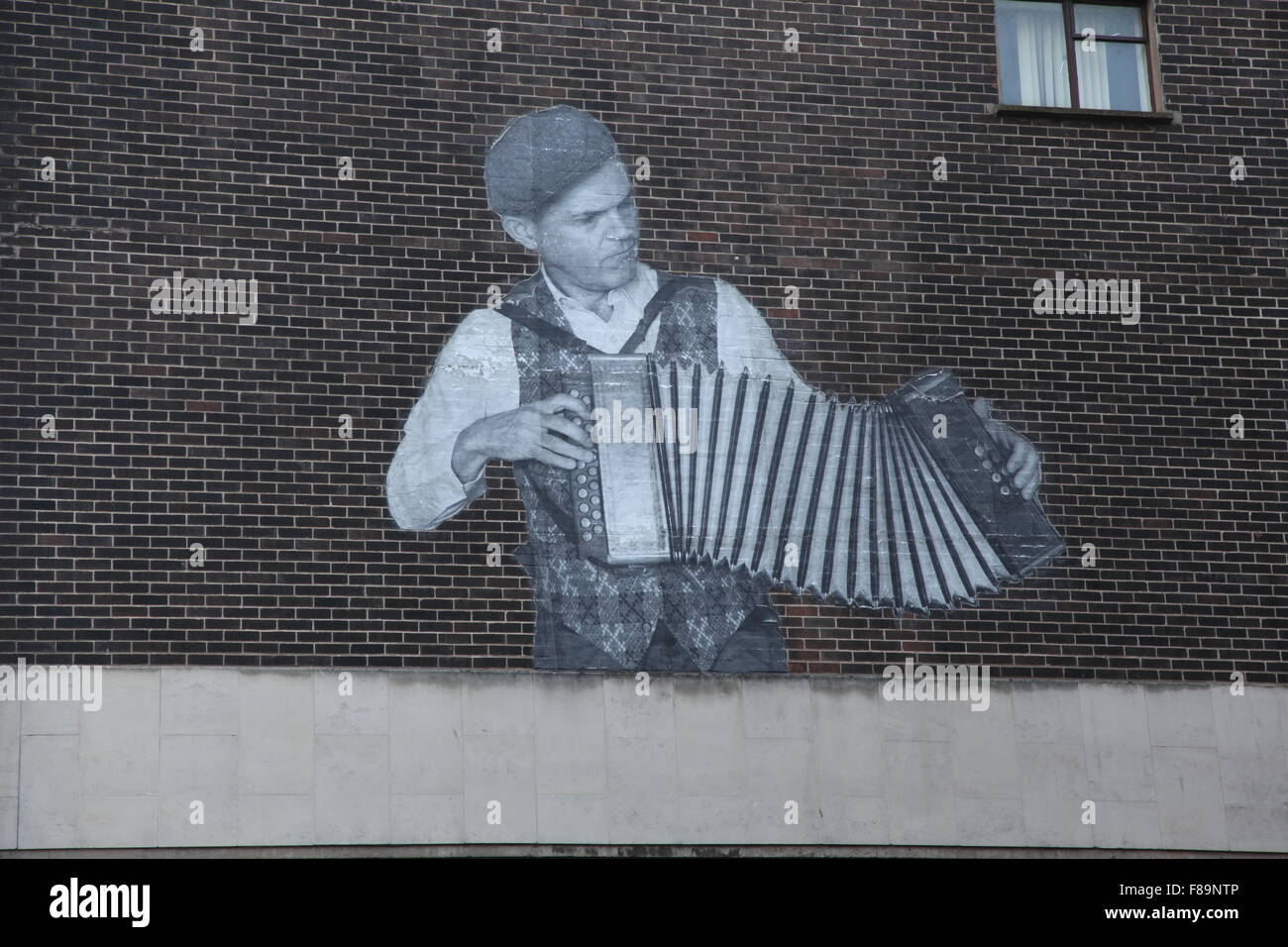 Graffiti cardiff hi-res stock photography and images - Alamy