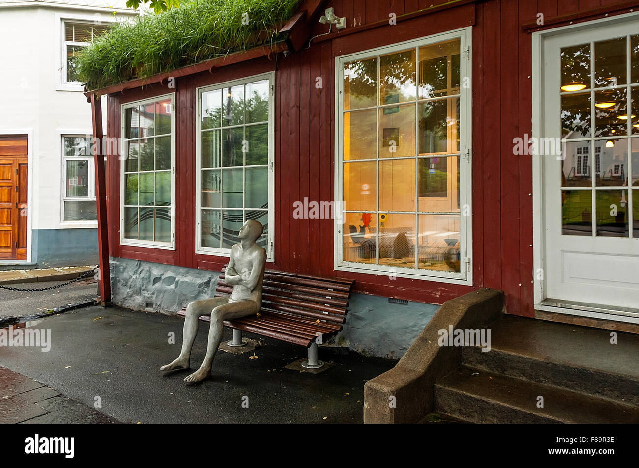 Sculpture Outside Shop Front Stock Photo - Alamy