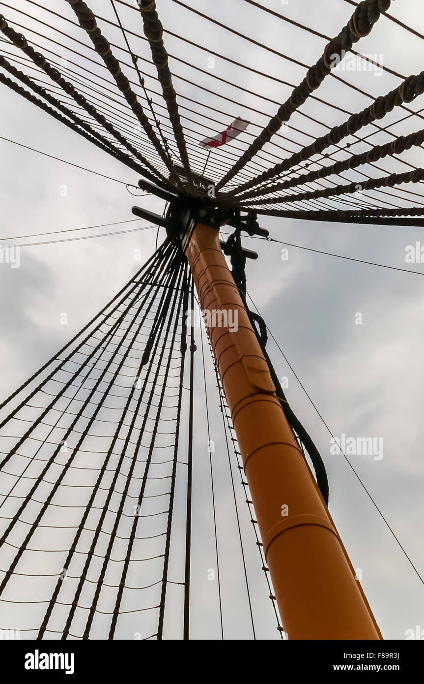 Flag rigging hi-res stock photography and images - Alamy