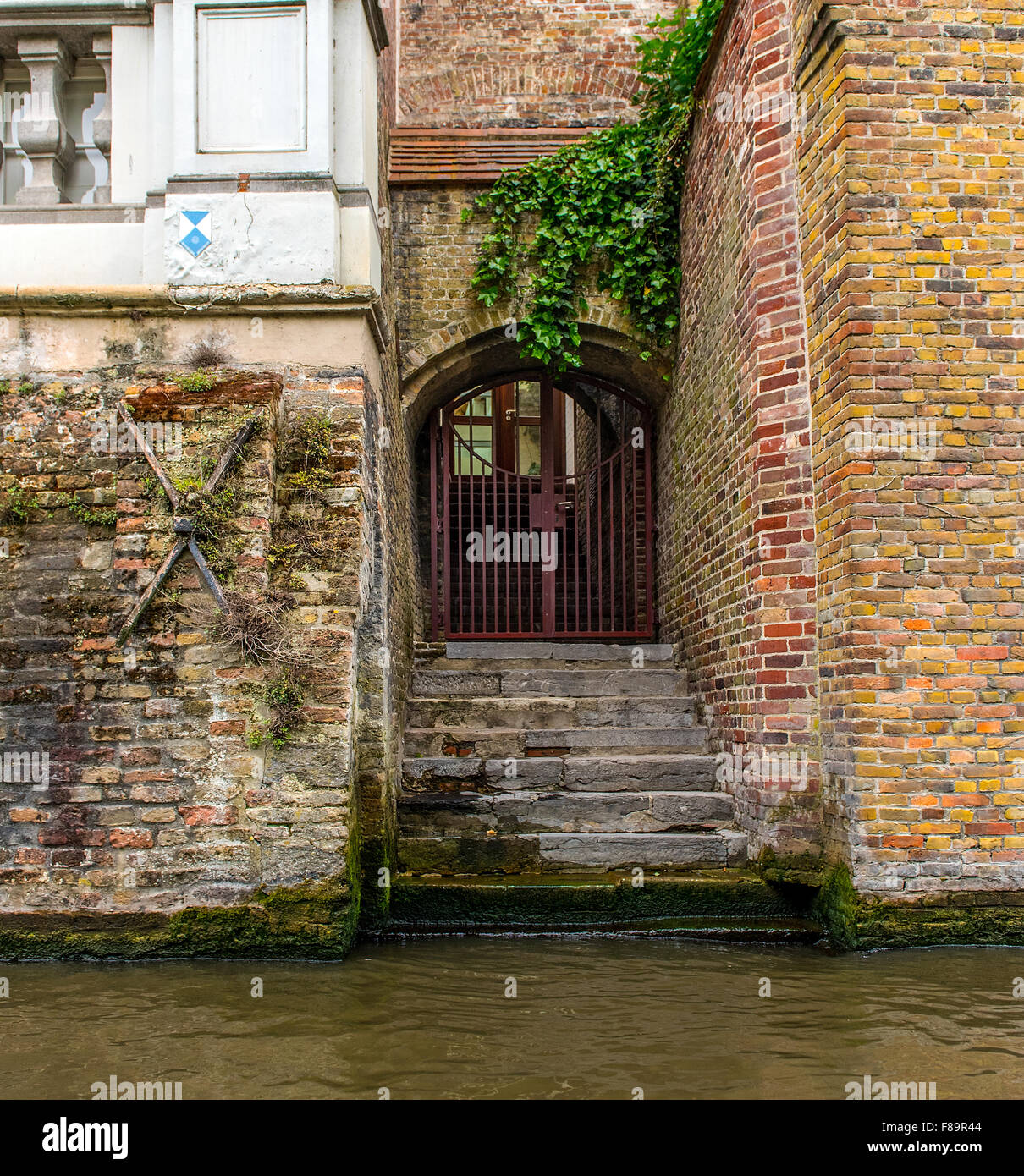 Brickwork canal door entrance gate steps hi-res stock photography and ...