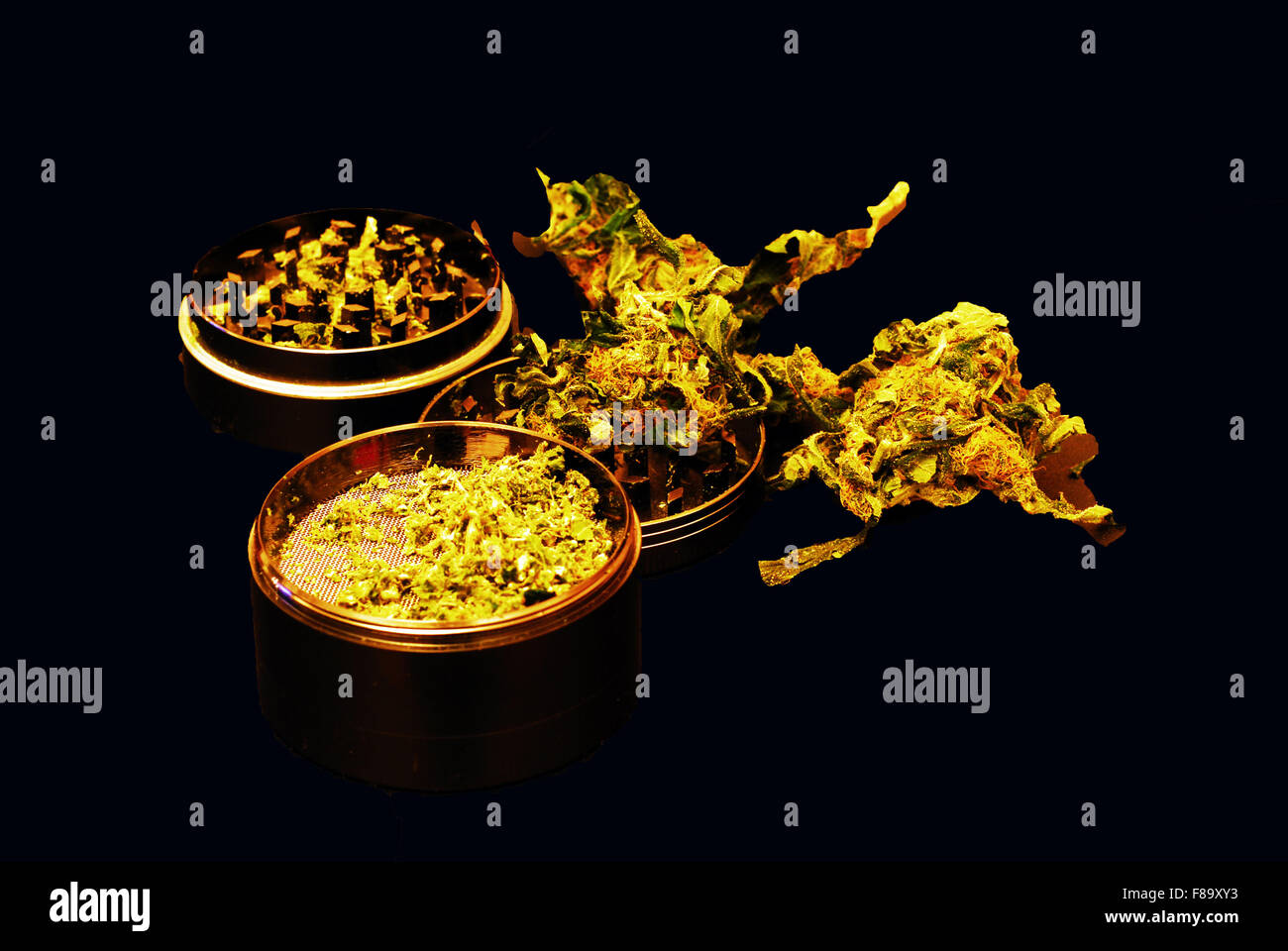 Smoking weed hi-res stock photography and images - Alamy