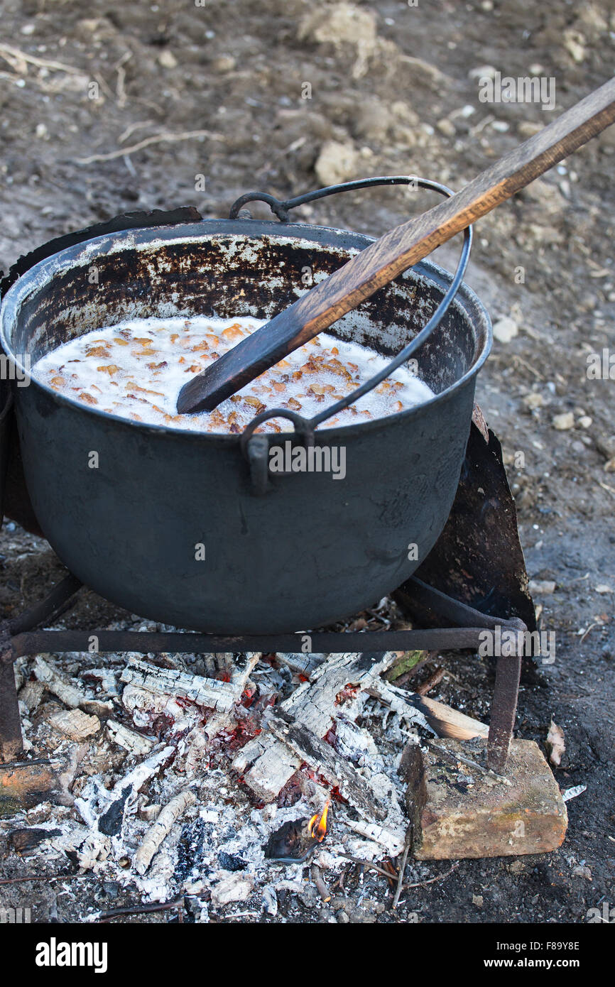 Big cooking pot hi-res stock photography and images - Alamy