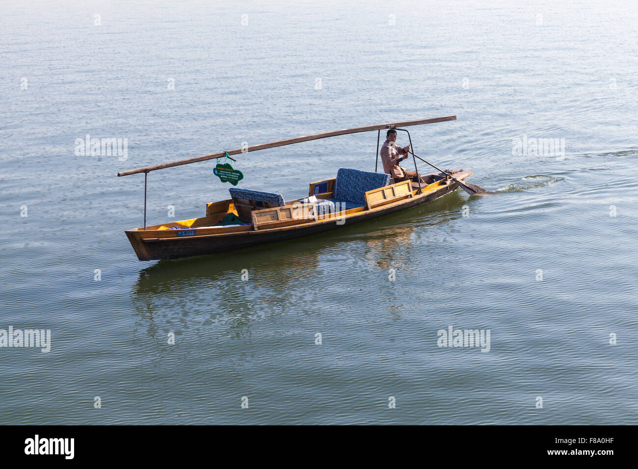 Chinese boat hi-res stock photography and images - Alamy