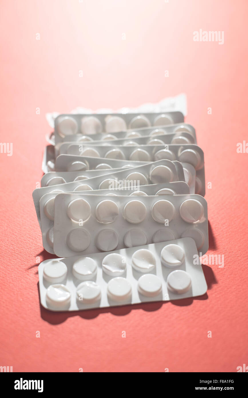 Red pills blister pack red hi-res stock photography and images - Alamy
