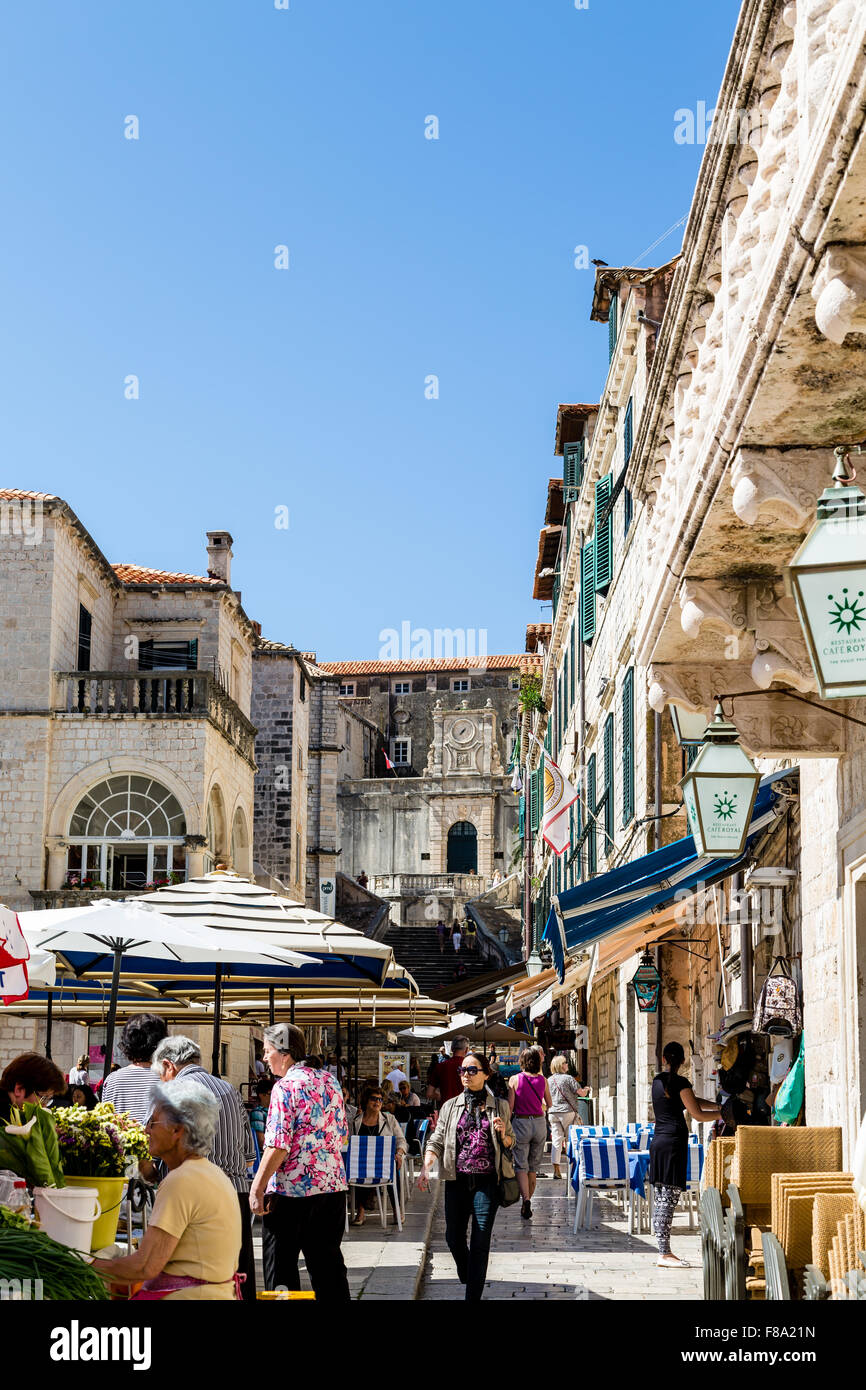 Locals shopping in a Dubrovnik, Croatia market Stock Photo - Alamy