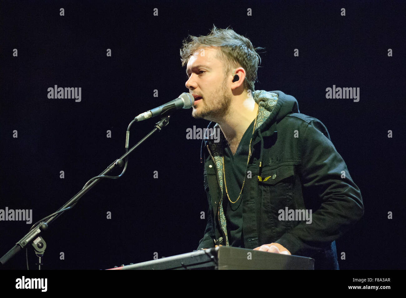 Ben Lovett Mumford Sons Performs High Resolution Stock Photography and ...