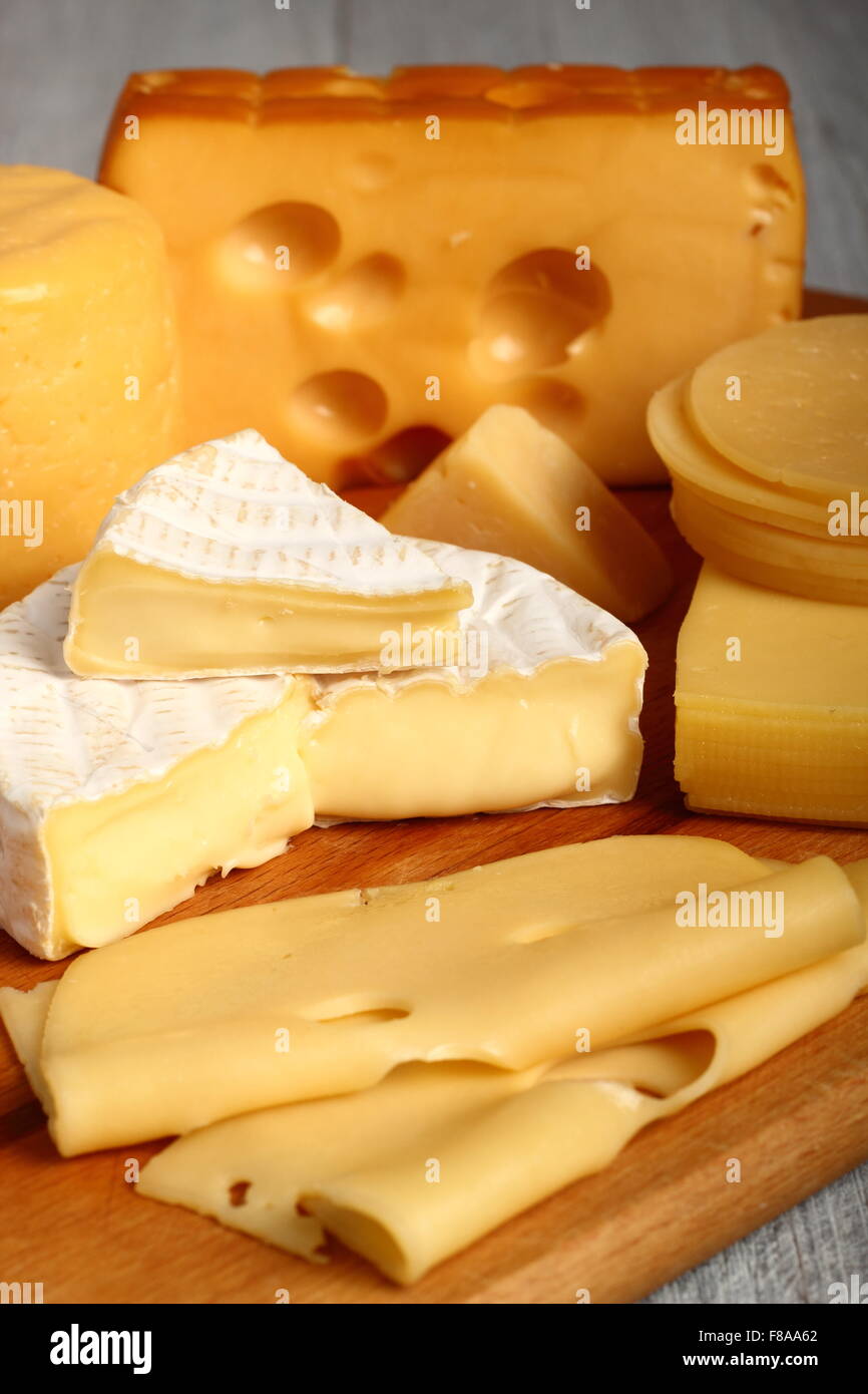 English cheddar cheese wheel hi-res stock photography and images - Alamy