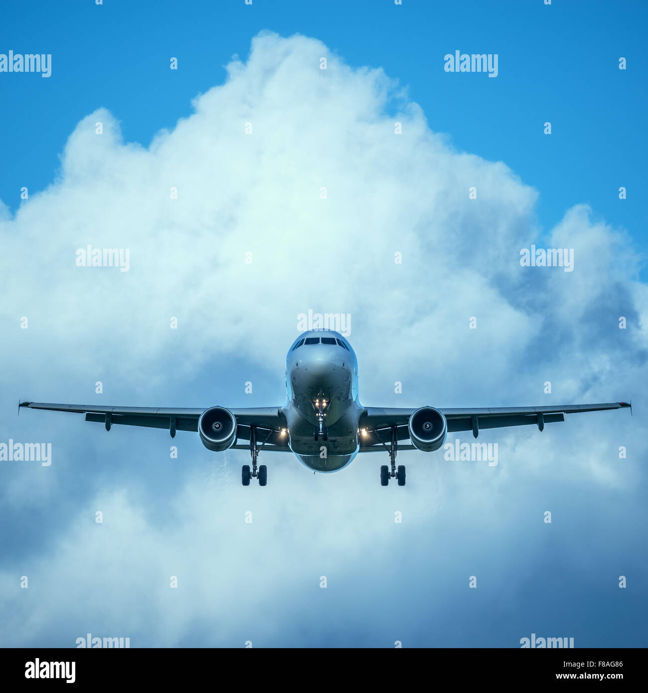Reactive plane hi-res stock photography and images - Alamy