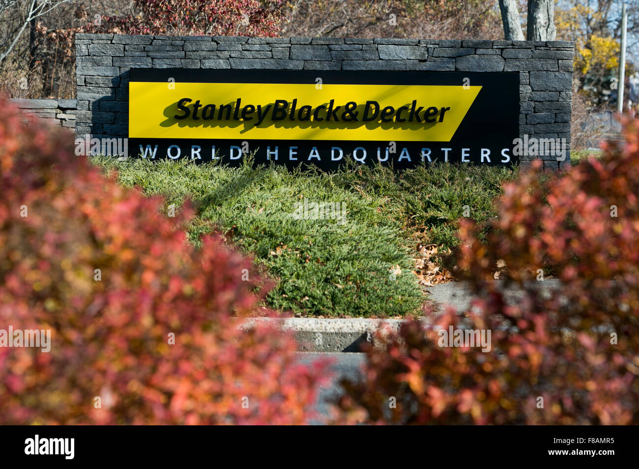 Stanley black decker sign hi-res stock photography and images - Alamy