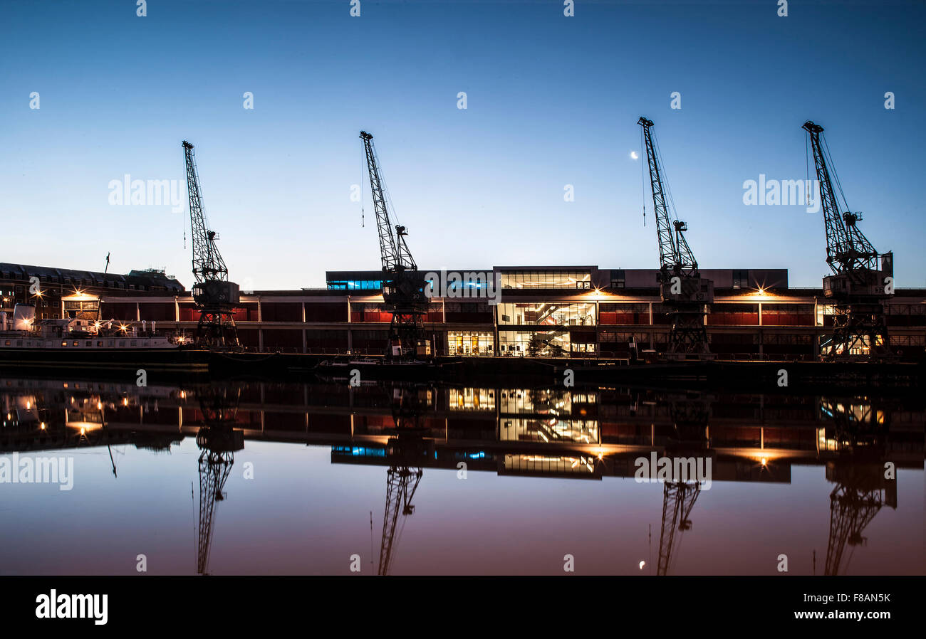 Bristol docks landmark hi-res stock photography and images - Alamy