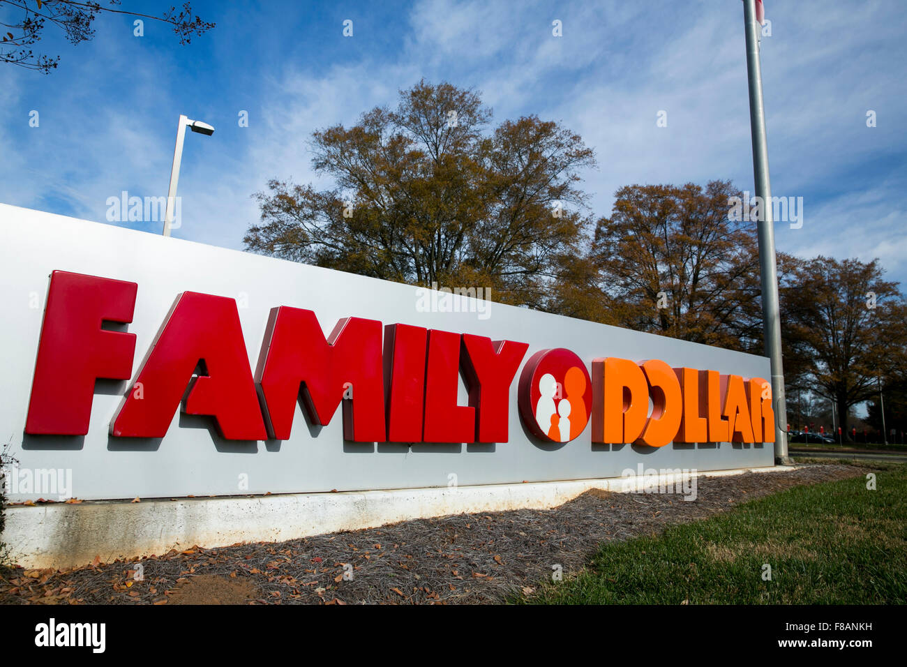 Family dollar logo High Resolution Stock Photography and Images - Alamy