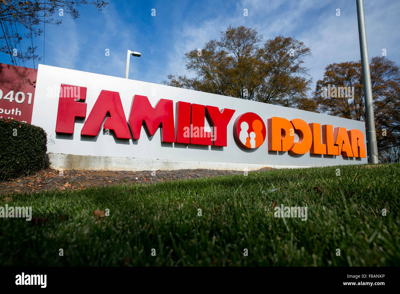 Family dollar logo High Resolution Stock Photography and Images - Alamy