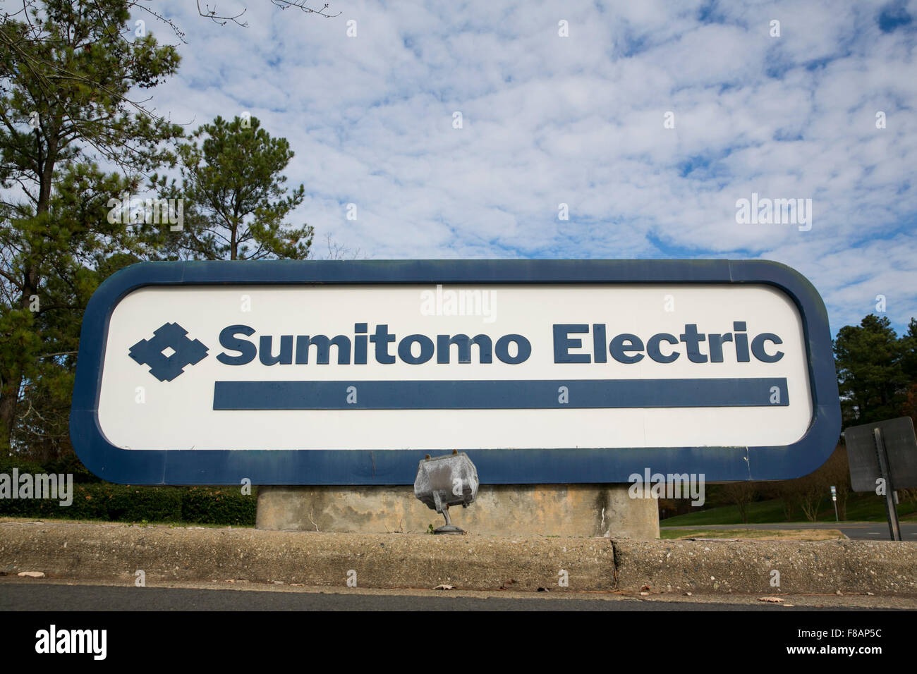 Sumitomo electric logo hi-res stock photography and images - Alamy