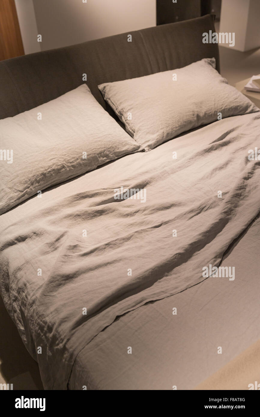 Crumpled bed hi-res stock photography and images - Alamy
