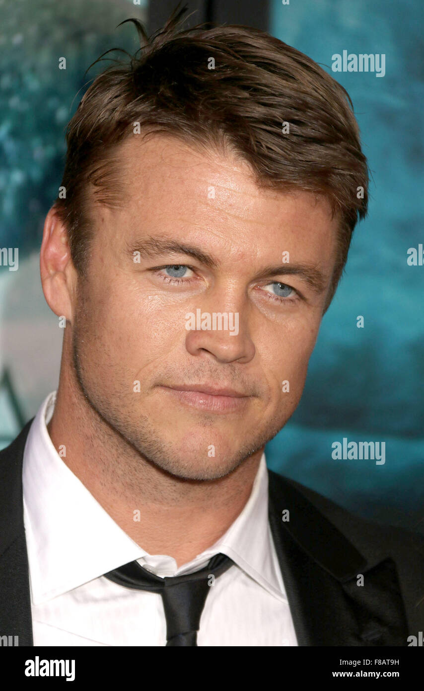 New York, New York, USA. 7th Dec, 2015. Actor LUKE HEMSWORTH attends ...