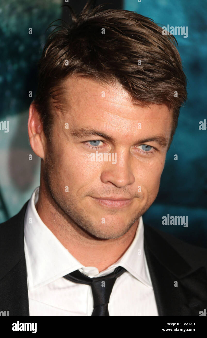 New York, New York, USA. 7th Dec, 2015. Actor LUKE HEMSWORTH attends ...