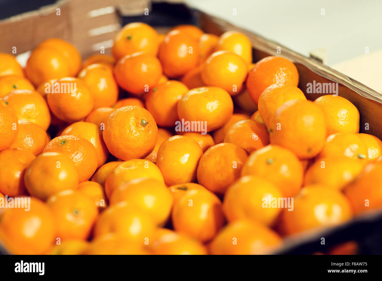 Heap of mandarins hi-res stock photography and images - Alamy