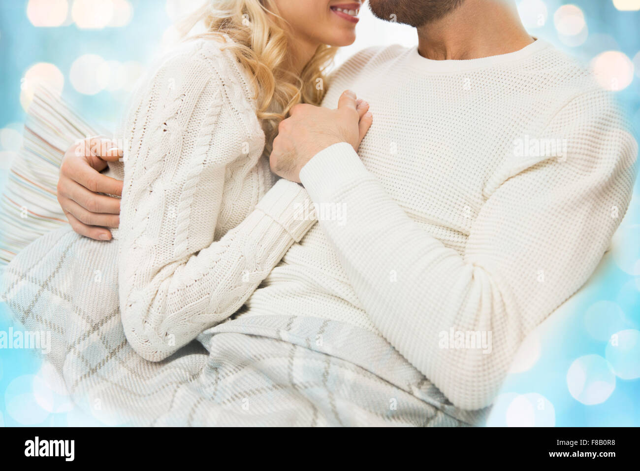 Couple hugging winter close hi-res stock photography and images - Alamy