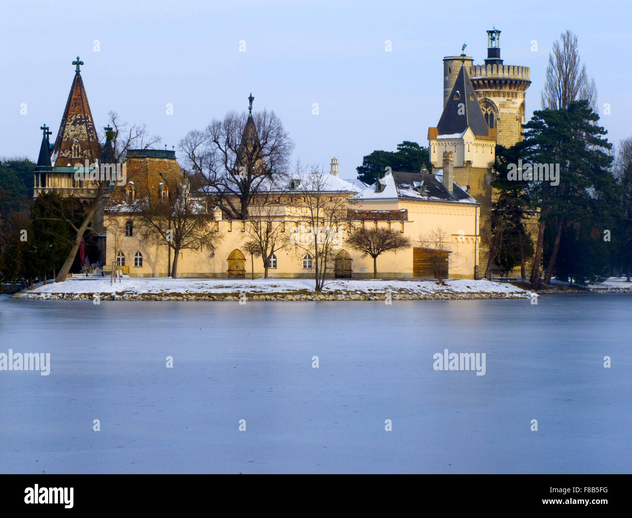Österreich, Niederösterreich, Laxenburg bei Wien, Franzensburg im Park ...