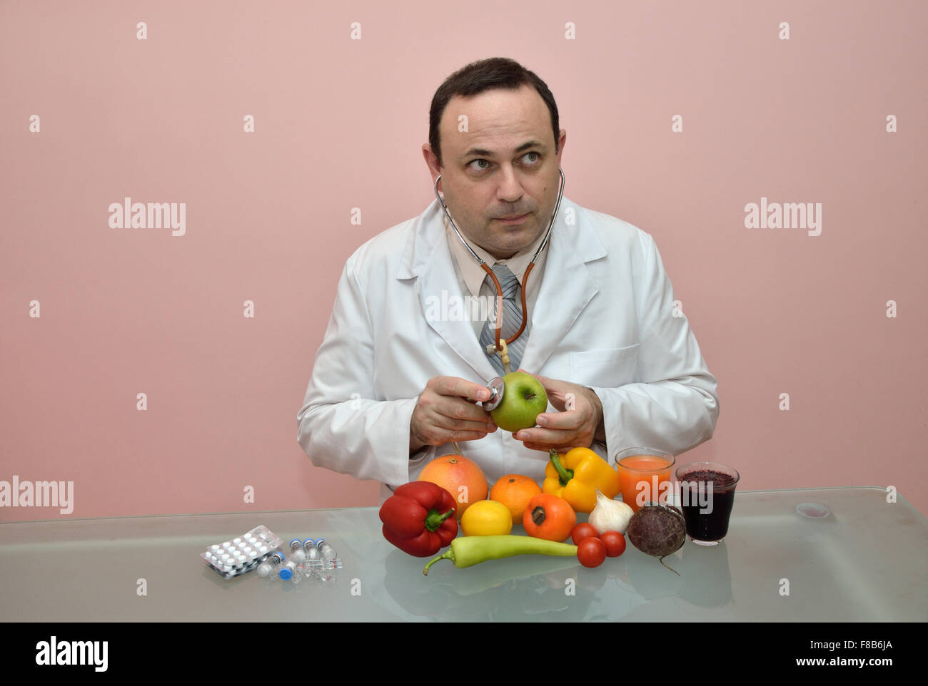 Doctor checking food hi-res stock photography and images - Alamy