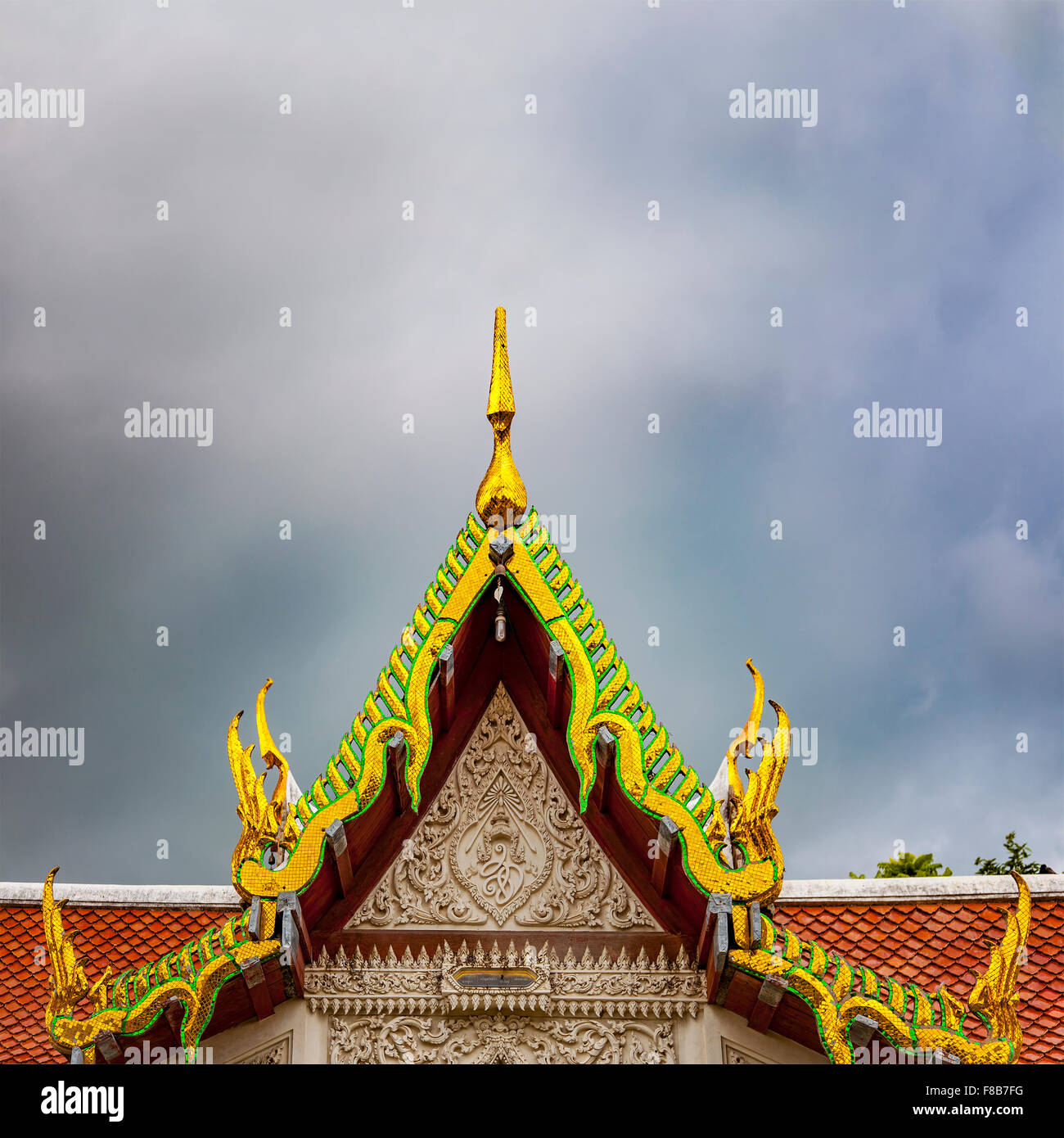Detail of the roof of a Thai temple. Phetchaburi, Thailand Stock Photo ...