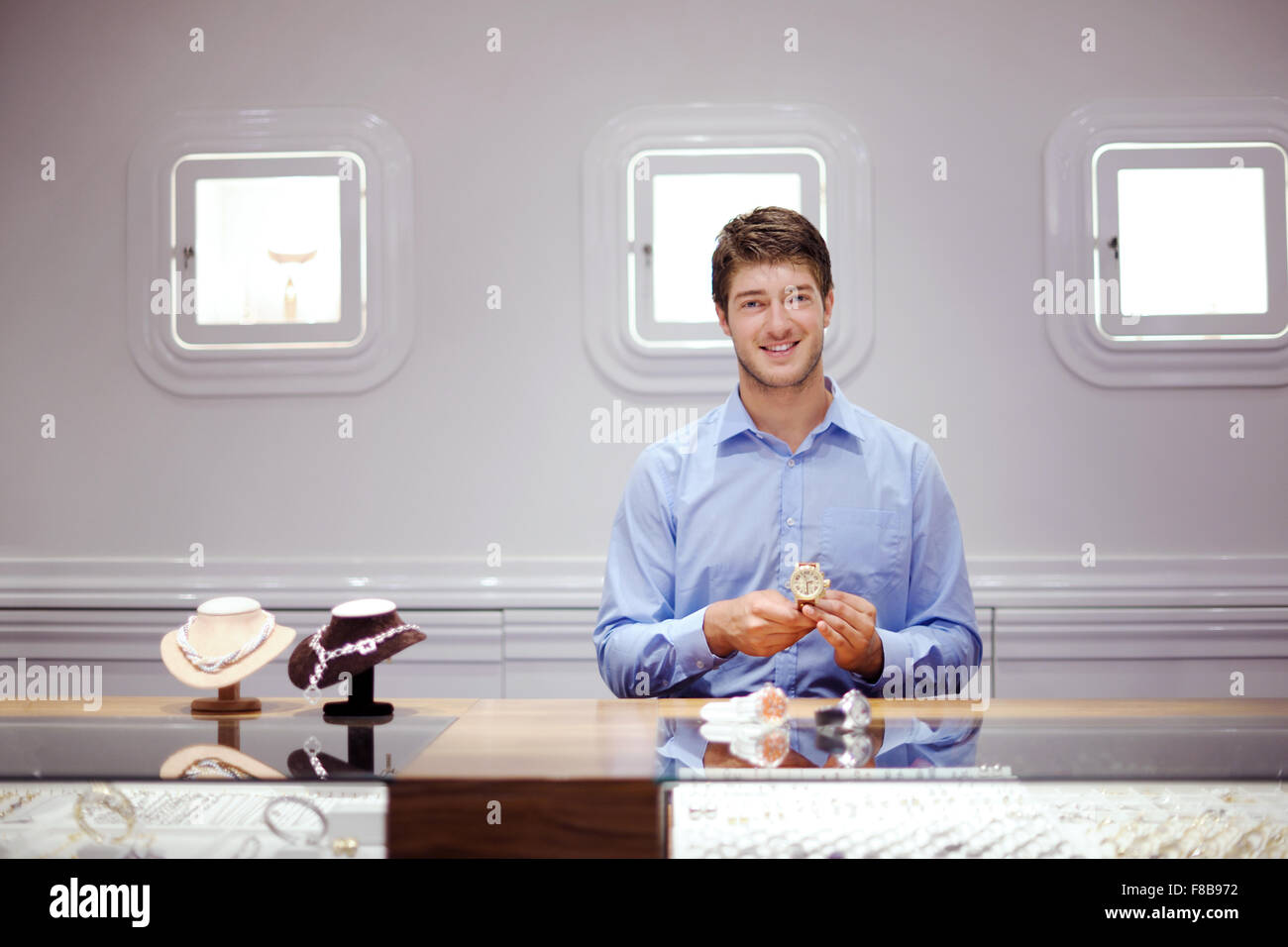 Man selling diamond hi-res stock photography and images - Alamy