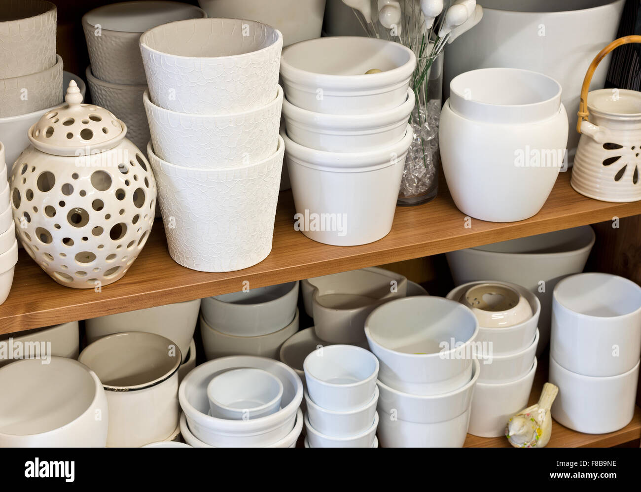 new white clay pots in the florist shop Stock Photo - Alamy