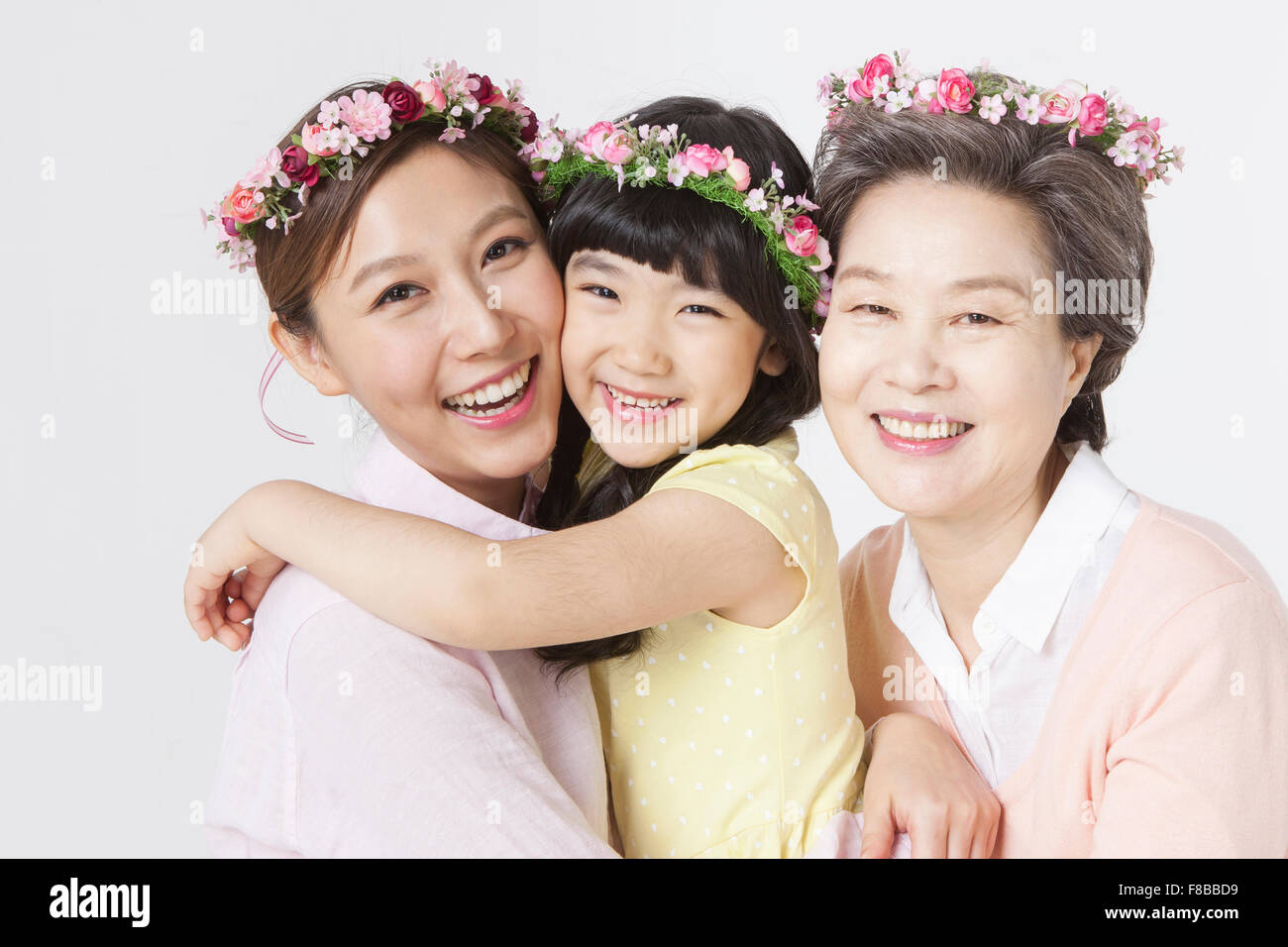 Female wearing flower hi-res stock photography and images - Alamy