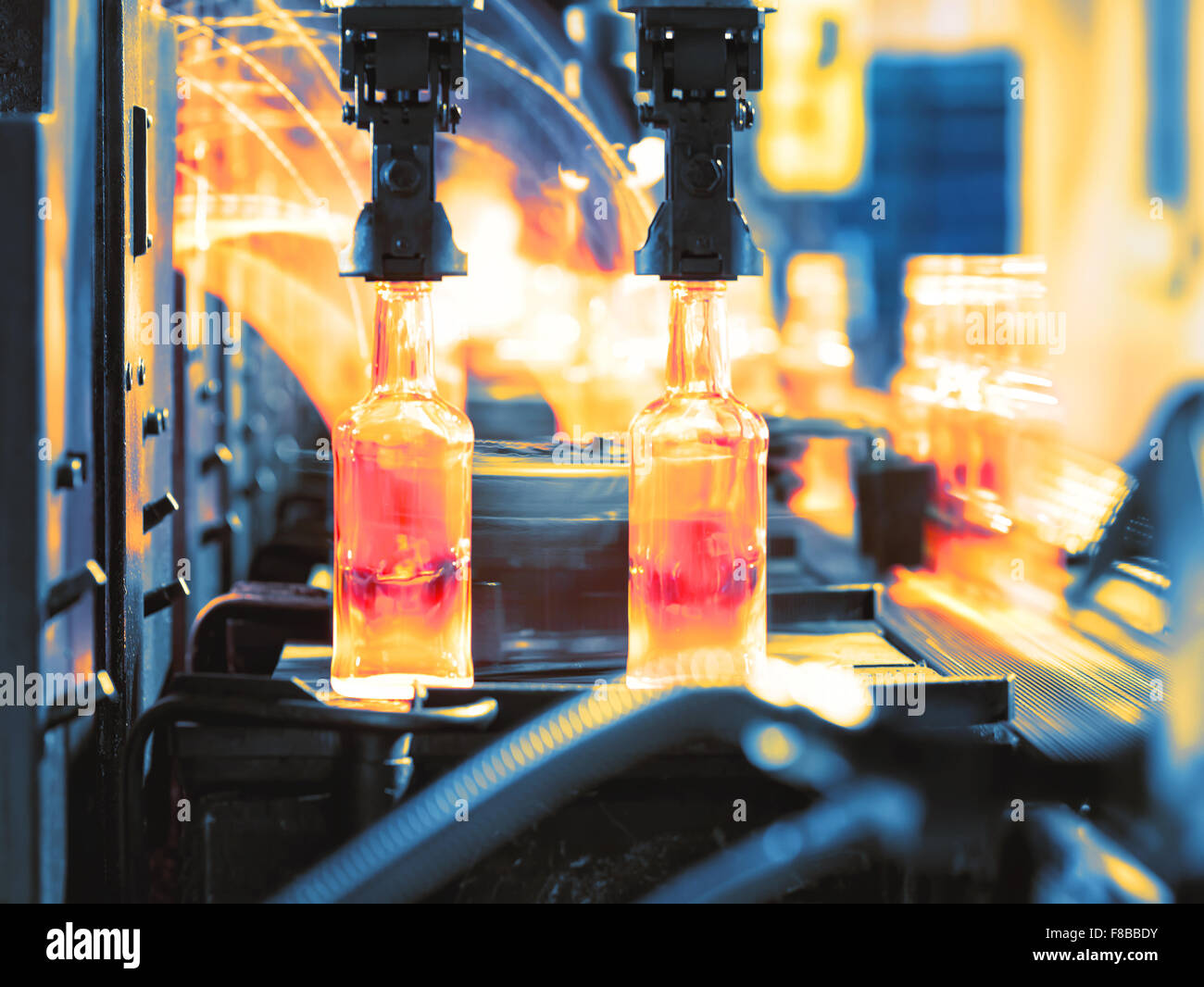 Moving assembly line hi-res stock photography and images - Alamy
