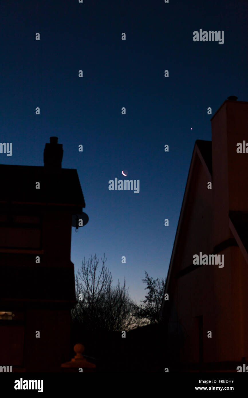 Rosgoill Park, Belfast, UK. 8th December, 2015. Crescent Moon and Pole ...