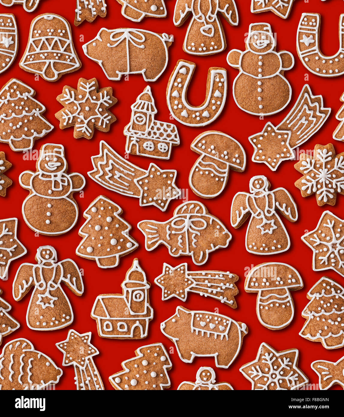 Seamless background with Christmas gingerbread cookies Stock Photo - Alamy