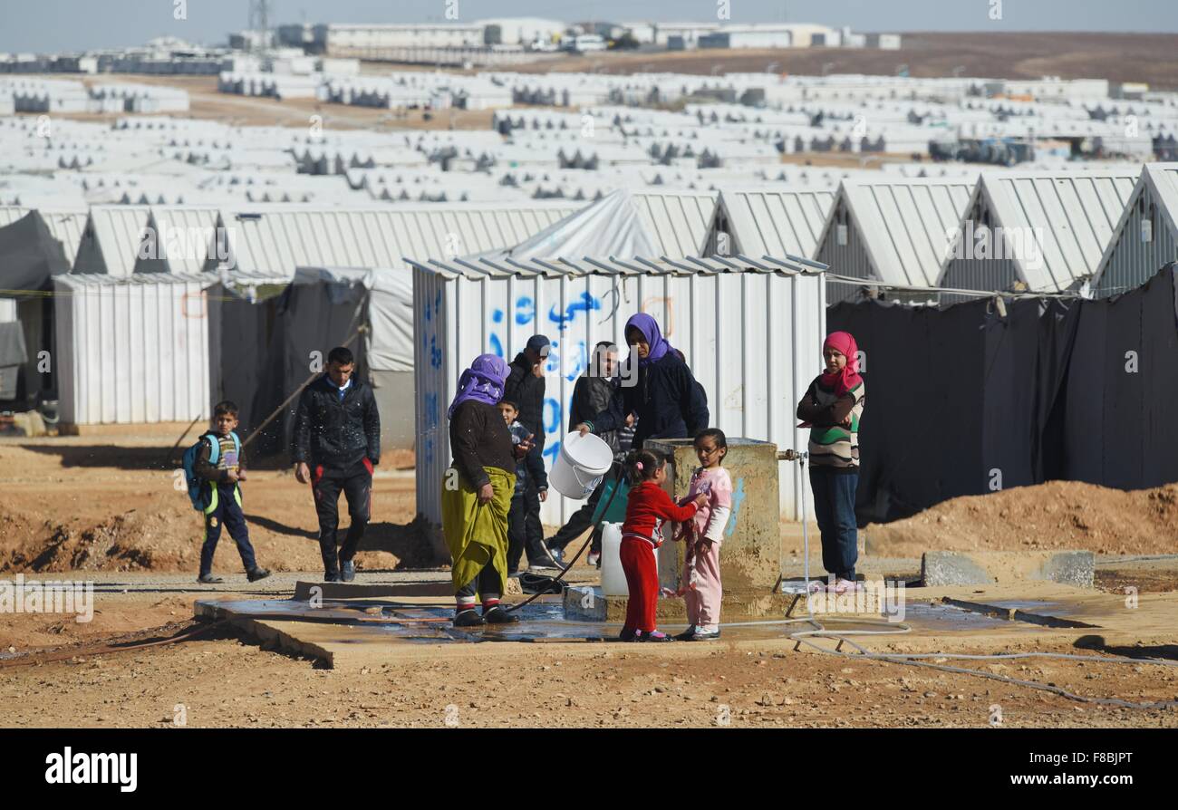 Unhcr camp hi-res stock photography and images - Alamy
