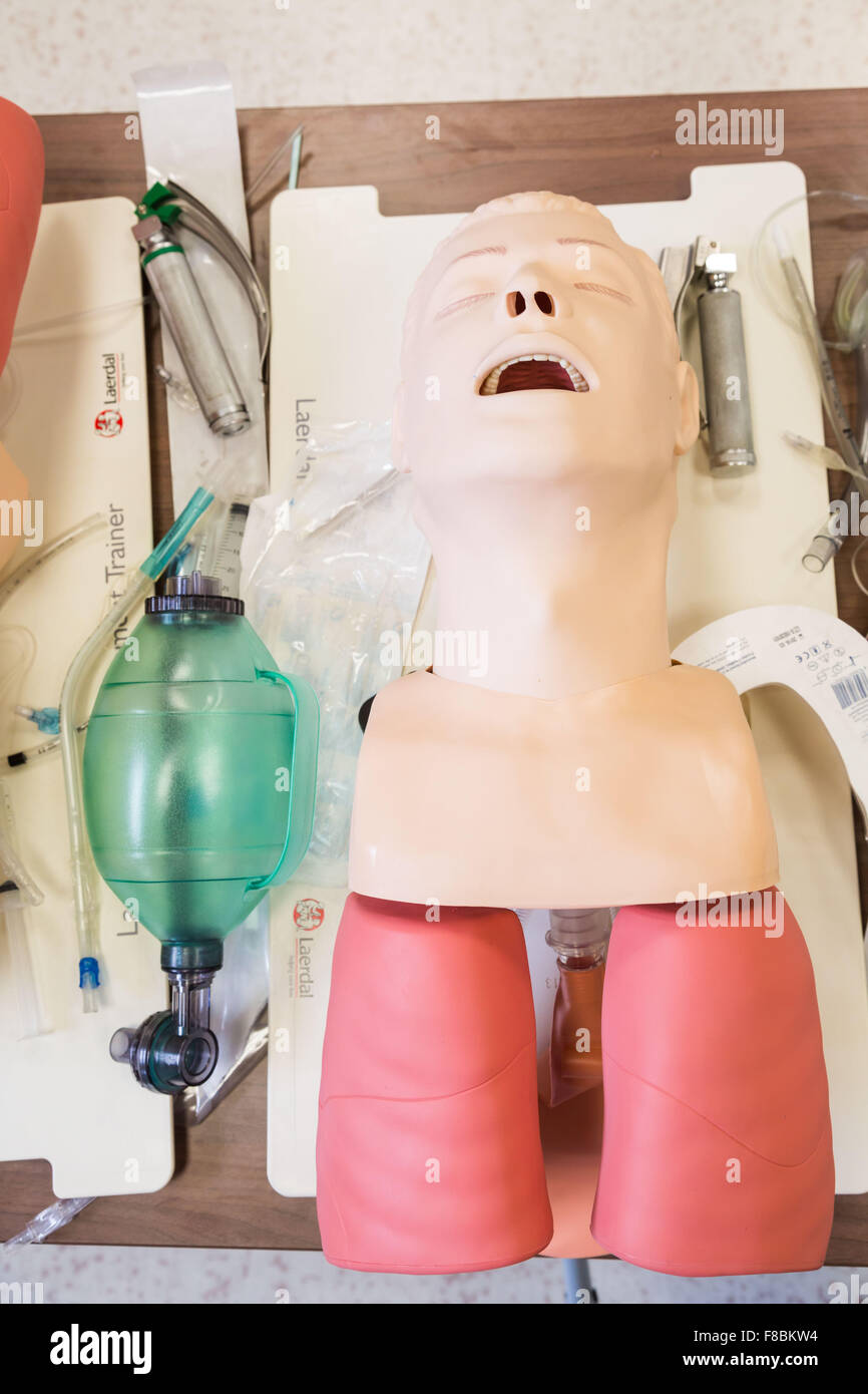 Medical training, Patient simulator, SimMan 3G®, plateform iLumens ...